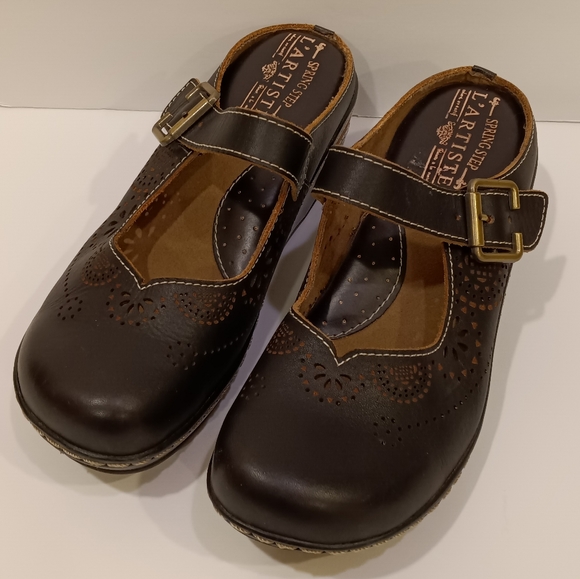 L'artiste | Shoes | Lartiste Spring Step Aneria Laser Cut Floral ...